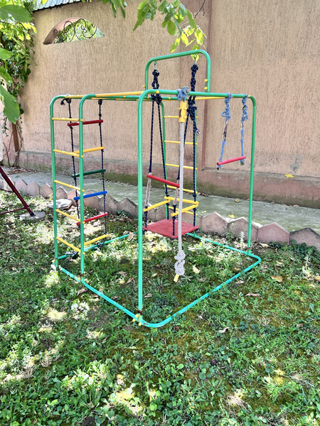 Продам детскую площадку бу