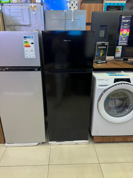 Холодильник Hisense