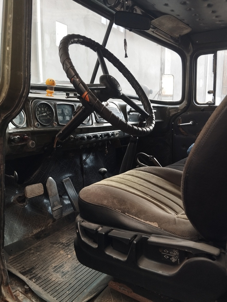 Zil 131 sotiladi