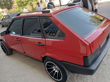2109 Lada sotiladi barakalik moshina majburlikdan sotyapmiz benzin pra