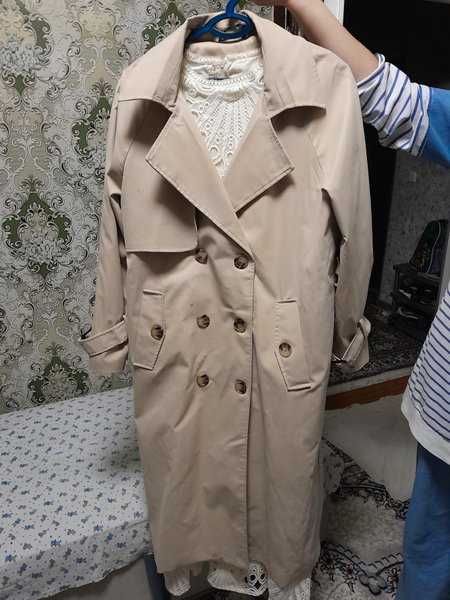 Продаётся плащ мало одевали