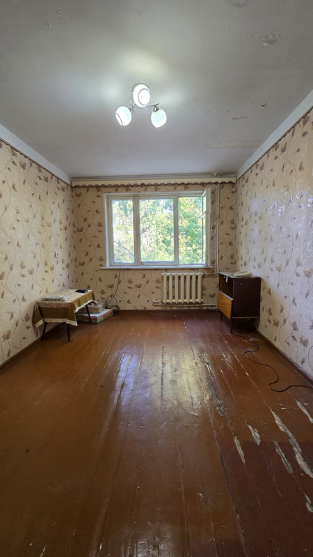 Продажа. Своя. Чилонзор район 9-кв 1/3/4 кирпич 1*3.Ипотека тоже можно