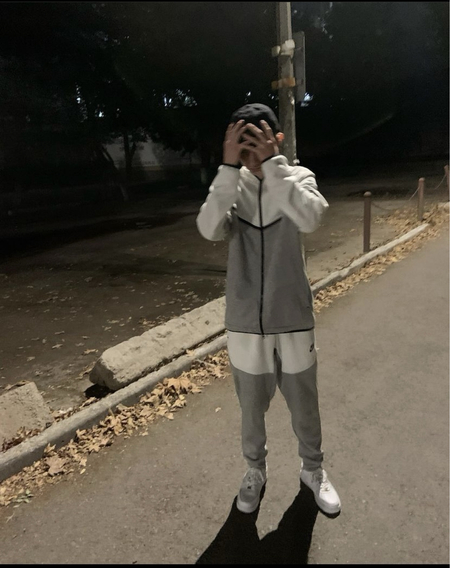 Продается NIKE костюм