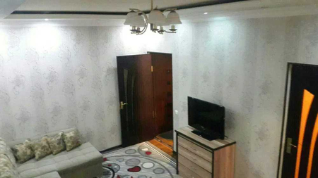 Аренда 1  переделанную в 2 х комнатной квартиры на Кадышева.ID: OY 85