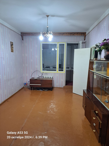 Учтепа район 15-кв 2/3/4 панель 1.5*6 Смежная