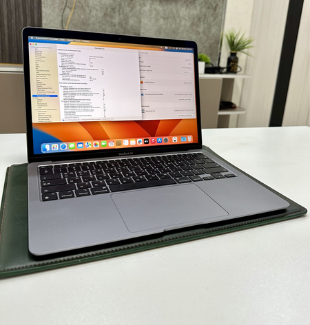 Macbook Air M1 8/256 GB Емкость 99% цикл 26