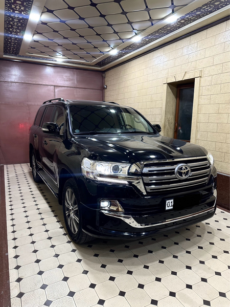Toyota 200 qora 2019-yil
