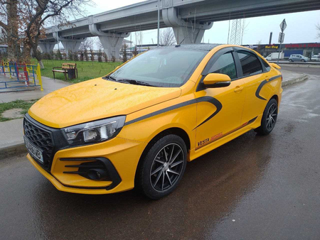 Тюнингованая Lada Vesta