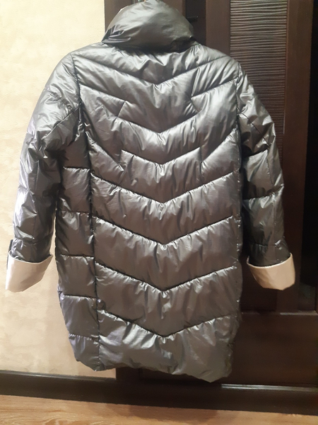Продам женскую курточку.