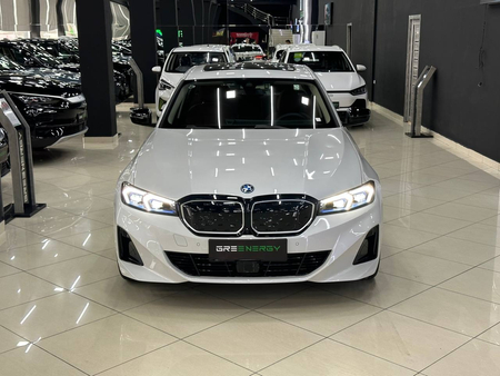 BMW I3 40L SPORT SUIT 2024

> Yili : 2024
> Elektromotor quvvati : 210