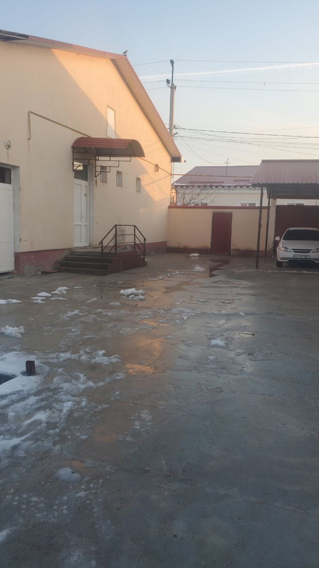 Uy sotiladi. 6 sotih namunali uylardan. Qibray