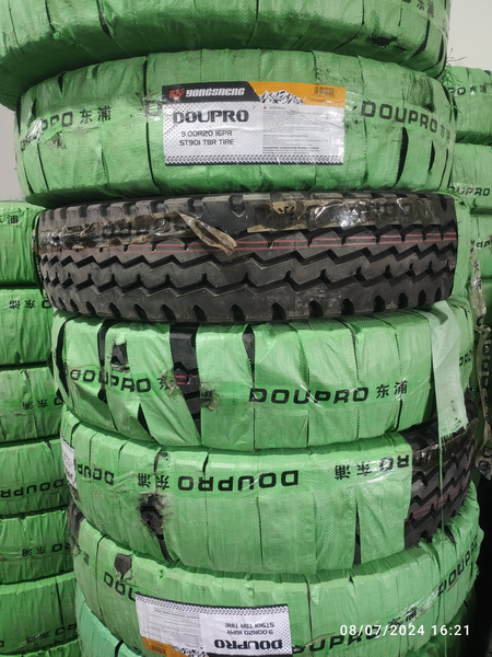 Doupro 9.00R20 , 10.00R20 , 12.00R20 per va zad protektorlar mavjud.