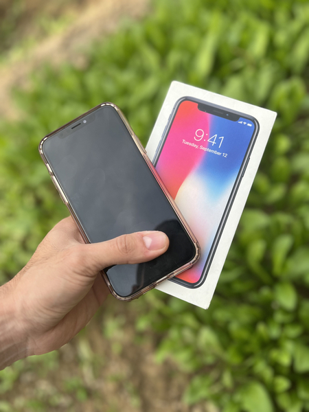 iPhone x 64 gb.