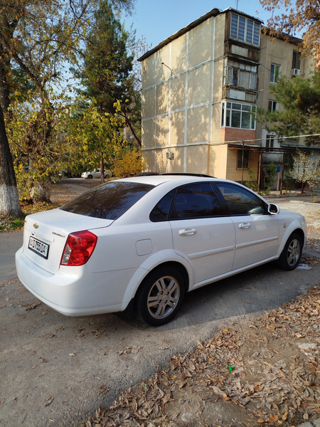 Lacetti 1.6  2013