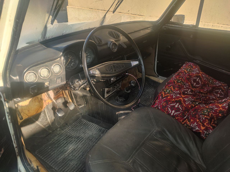 Vaz 2106 sotiladi