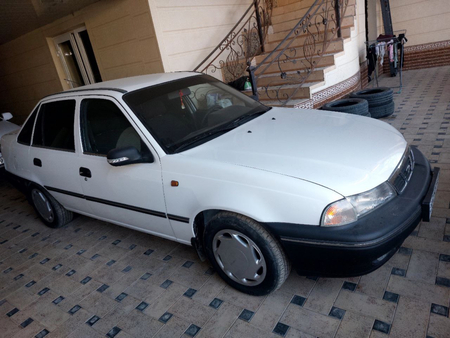 Нексия 1 1999 йилги сотилади