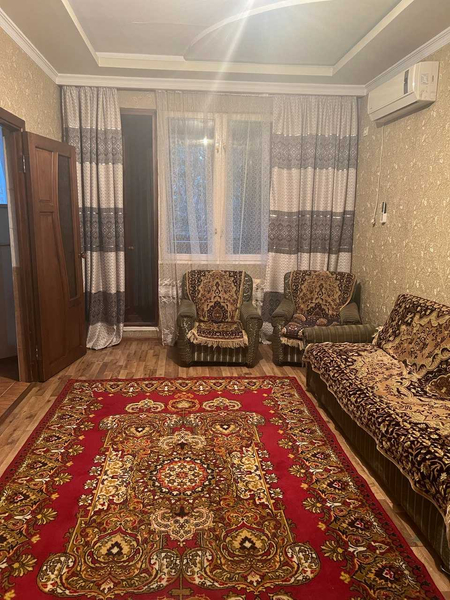 Сдается 2-х комнатная квартира на долгий срок от собственника 2/2/4.