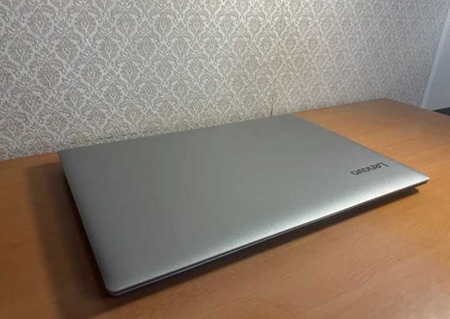 Ноутбук Lenovo сотилади
