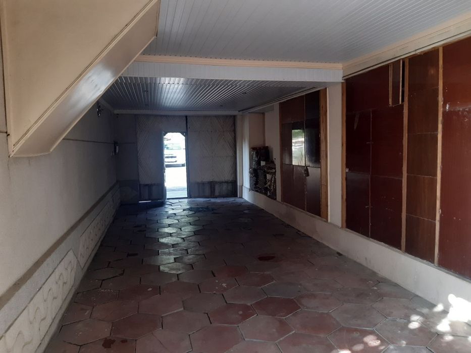 Жилой ДОМ общ. площадь 260м²  4 комнаты (большой огород]