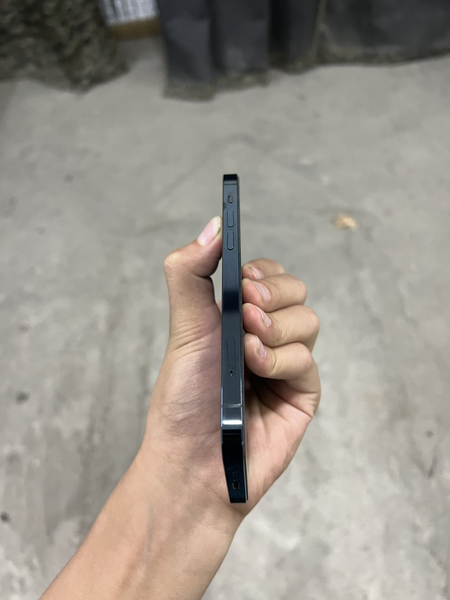 Iphone 12 pro sotiladi srochna