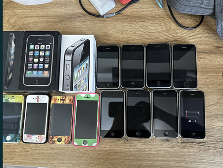 Продам все сразу потодному И так далее не продаеться ! Iphone