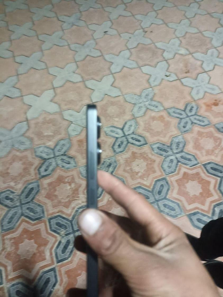 Telifon surochni sotiladi
