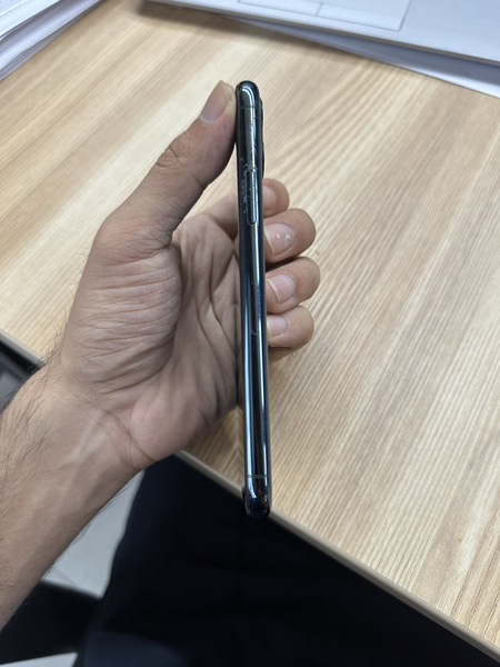 Iphone 11 pro  sotiladi