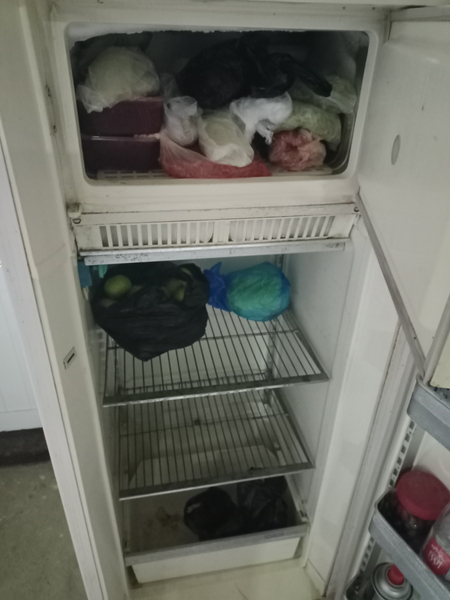 Ҳолодильник сотилади