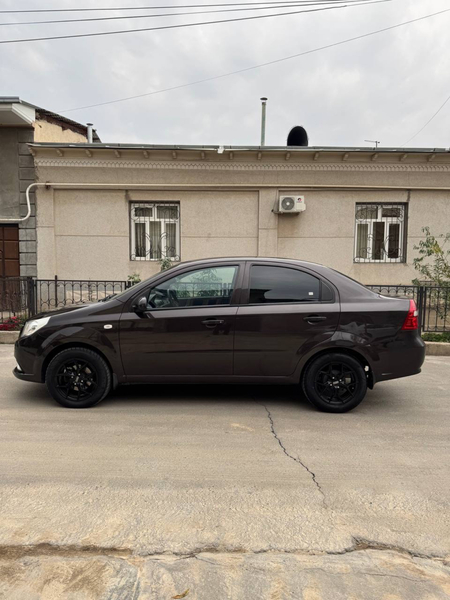 Продается нексия 3