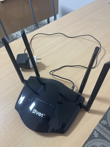 wf router deyarli ishlatilmagan sim karta optika kabelda ham ishlaydi.