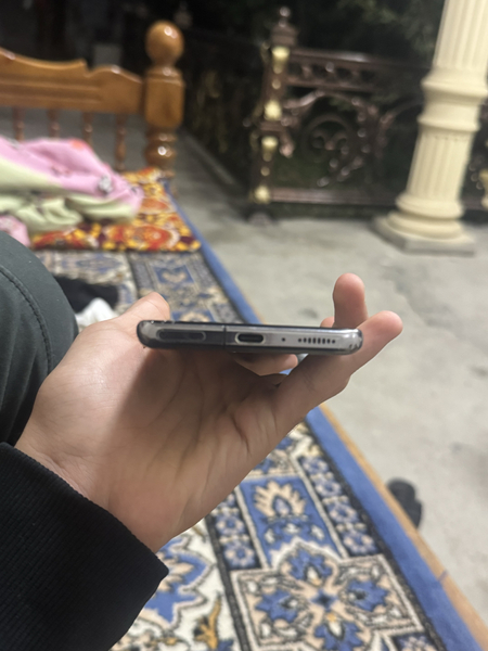 Mi 11 ultra 12 ga 256 aybi ekran  singan