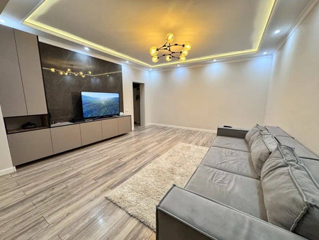 Продается квартира 2/9/9 метро Ойбек ор-р точка вкуса