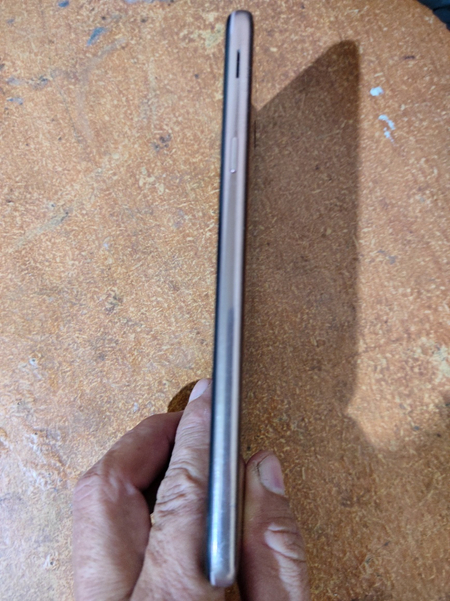 Samsung j4 plus сотилади.