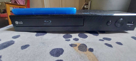 Продам Full Hd,3d  двд проигрыватель LG-bp 250