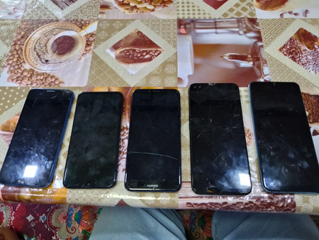 Realme Huawei Samsung