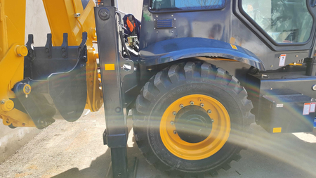 Экскаватор погрузчик LiuGong 775A, Kredit/Lizing