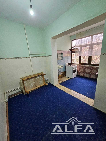1 xonali 40m² 3-qavat sotiladi.