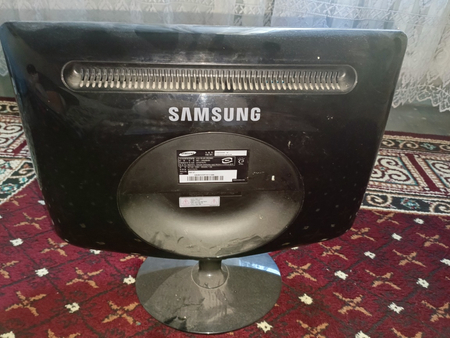 Samsung monitor zoʻr ishled