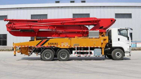 Бетоннасос ISUZU  47 метровый