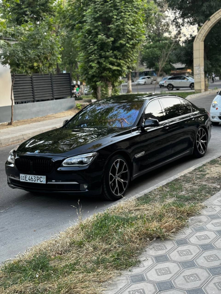 BMW 740 Long 2008 идеальный состояние