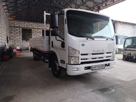 Isuzu avtobusdan yasalgan 2010 yil