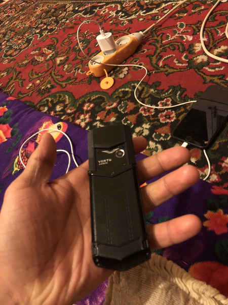 Vertu s-818772 yengi tel