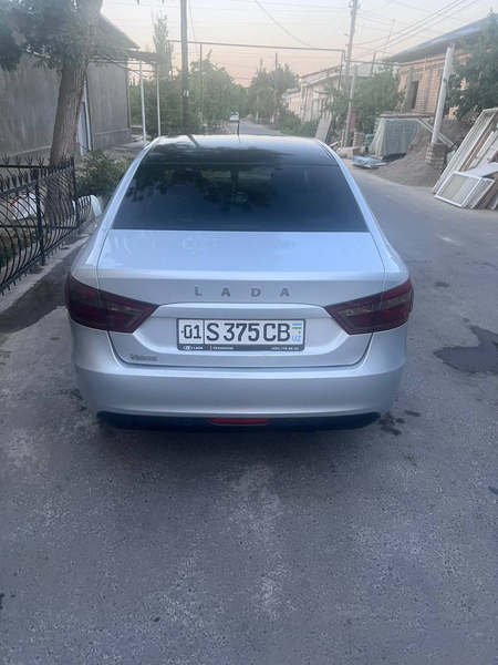 Lada Vesta 1.6 Comfort + 160 000 km