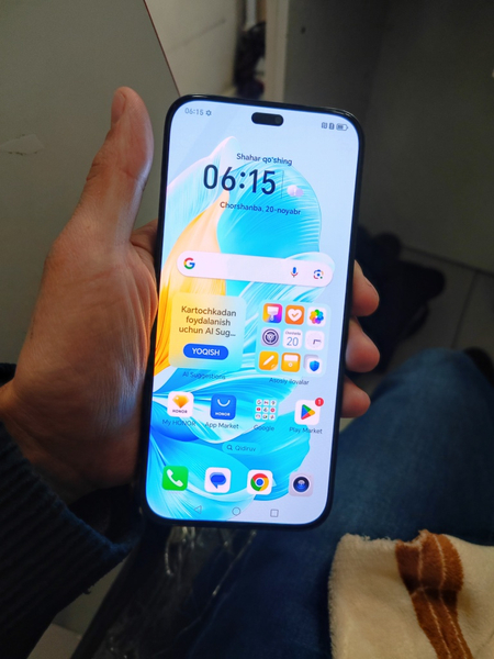 Honor 200 lite.  Yangidek