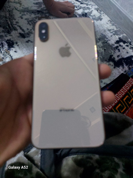 Iphone x s sotiladi 200$