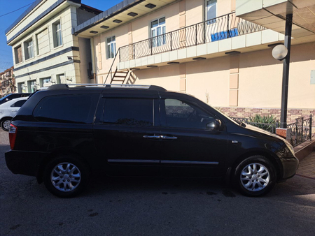 Kia carnival сотилади
