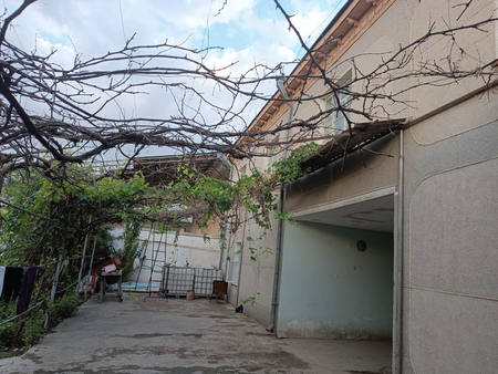 Uy sotiladi kotta