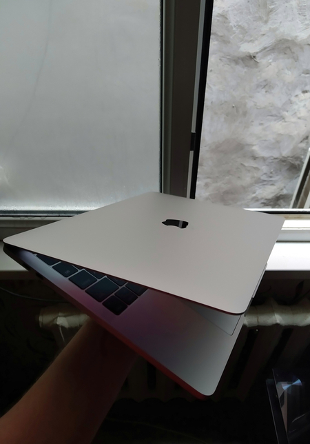 MacBook Pro 15' core i7/16/256. Touch Bar/Touch iD/