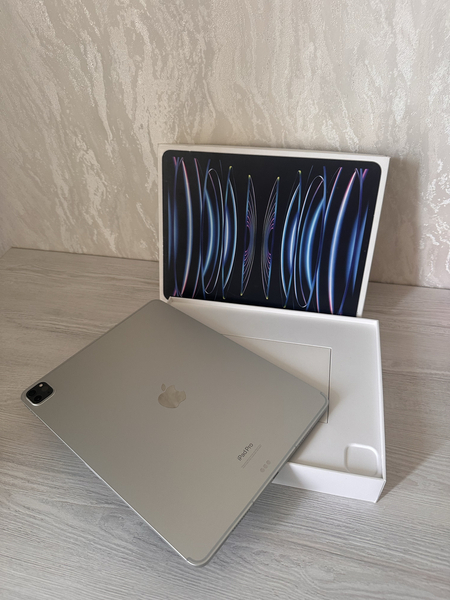 Ipad pro 12.9 m2 6th generation