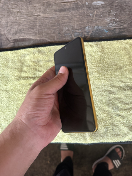 poco x4 pro 8.256g holati ideal karopka dak kamplekt bor